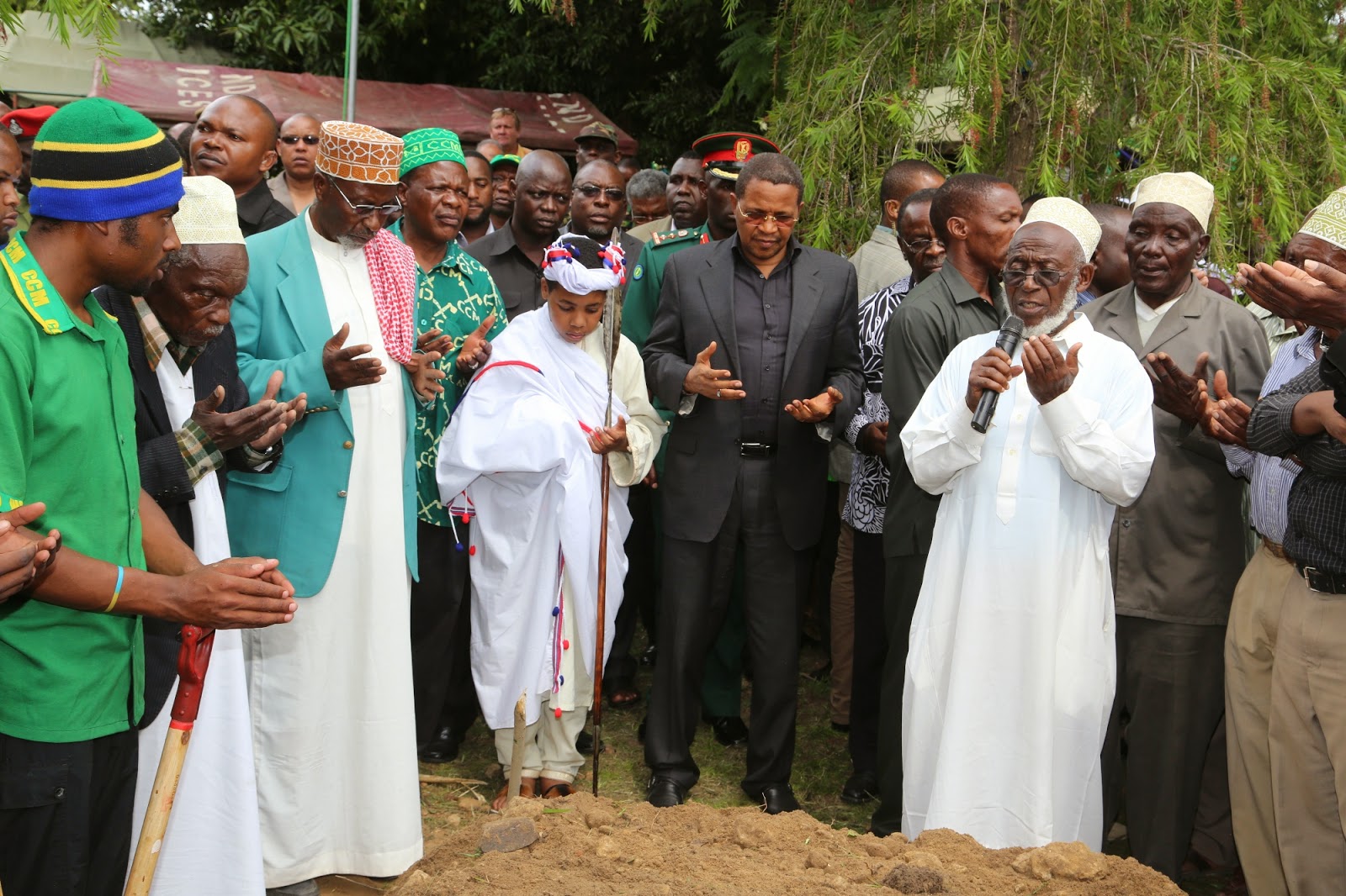 Rais Kikwete aongoza mazishi ya Chifu Mkwawa mkoani Iringa | JamiiForums