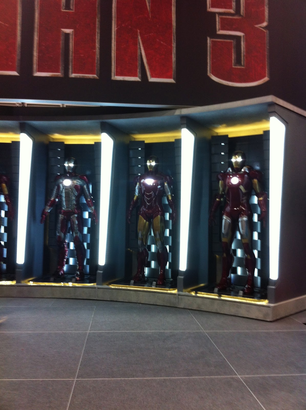 SDCC 2012 UPDATE: Iron Man 3 Hall of Armor Display - WOW