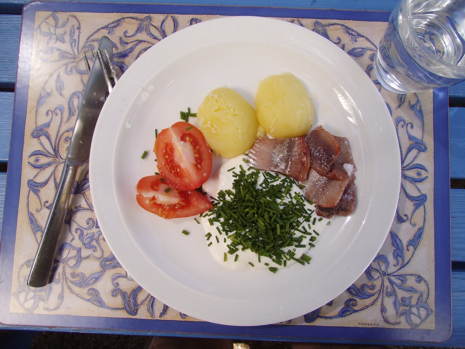 Swedish food - as we create it in Sweden: The traditional Midsummer Eve ...