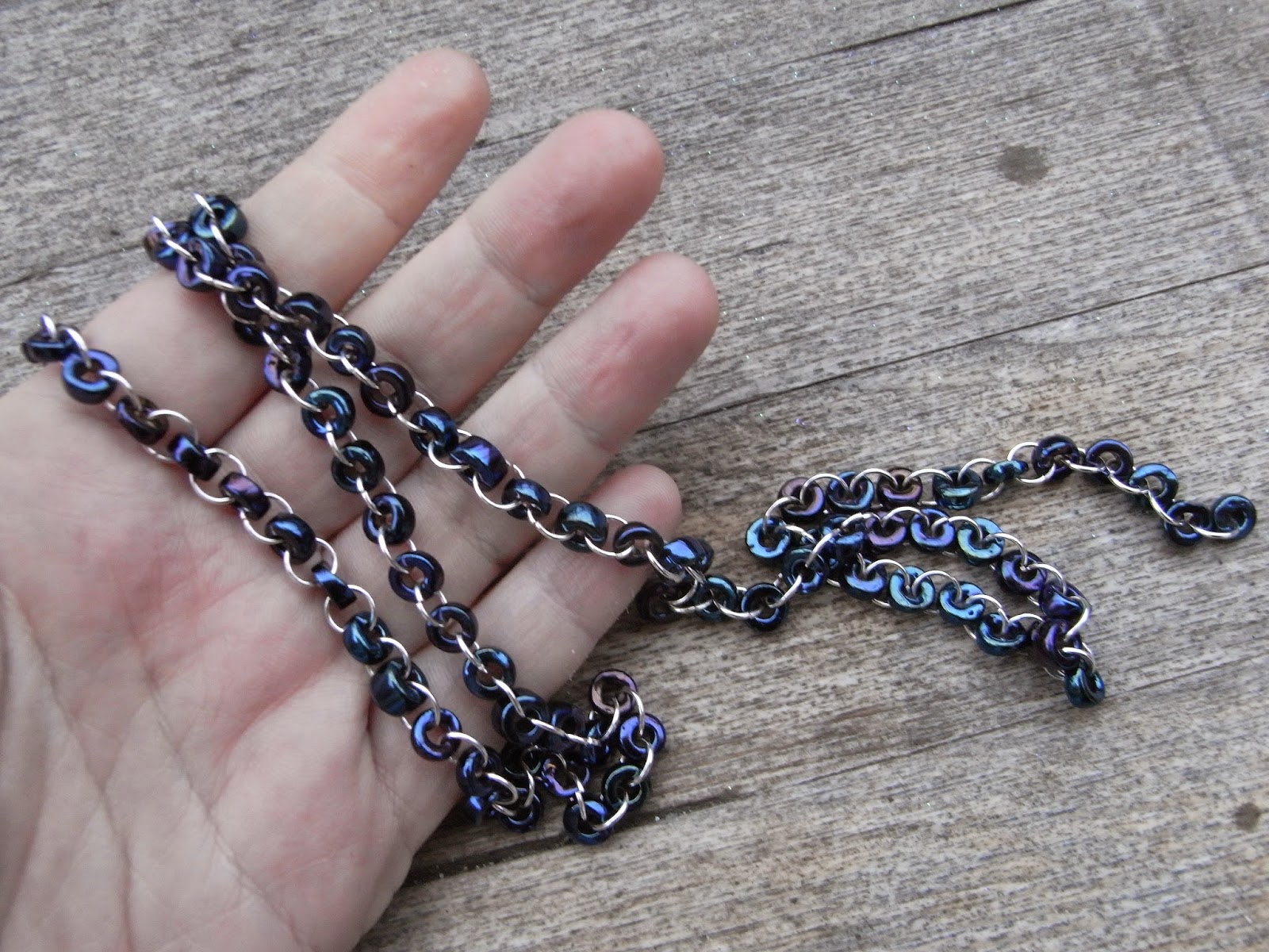 saraccino: Chain ideas - Playing with material