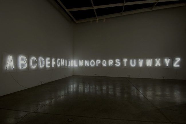 Domestic Urban-i-city : Text as Installation (FIONA BANNER, ROBERT ...