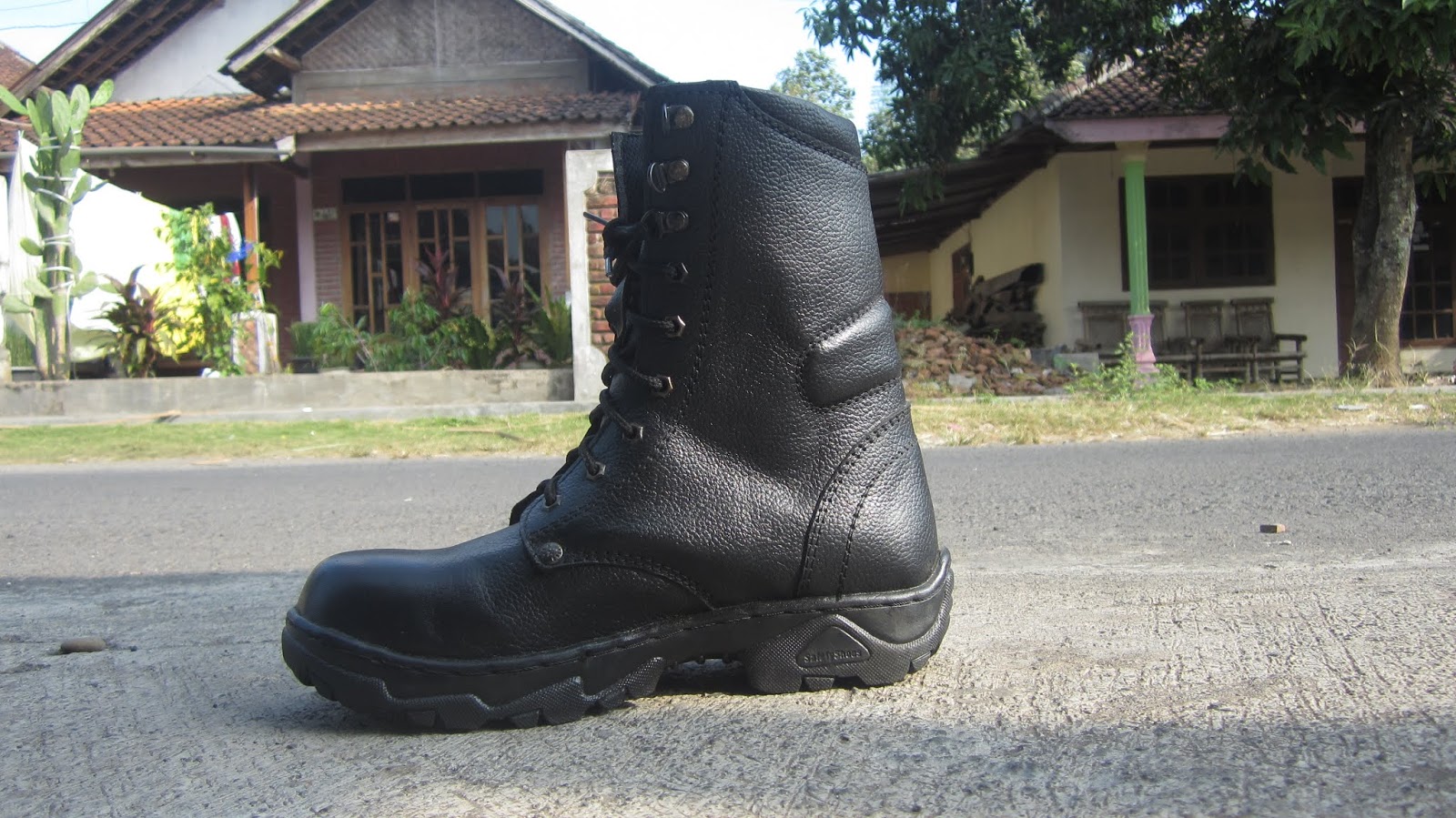 081945575656(WA),Sepatu Security Gaul