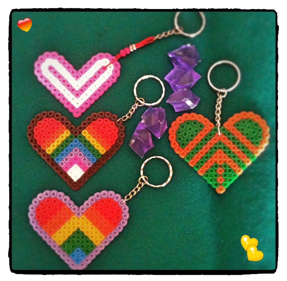 EL RINCON DE BELAME: Llaveros de Corazones (Pyssla)