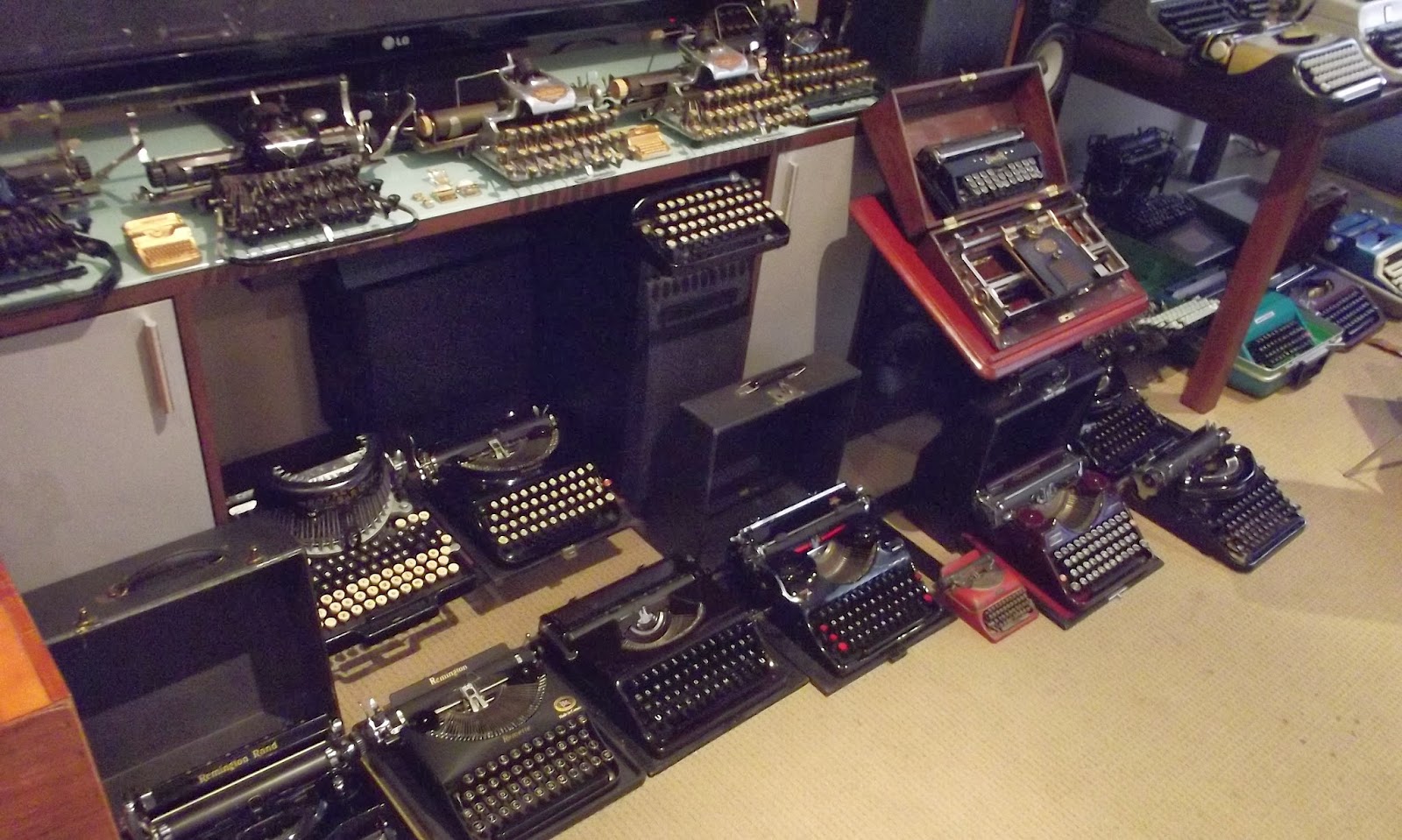 oz.Typewriter: Typewriters on Display