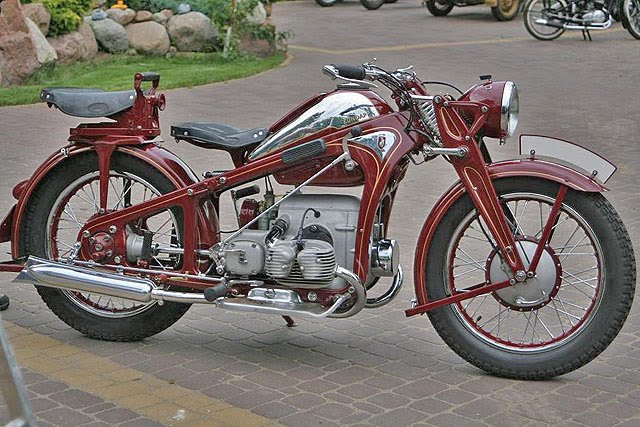 A Journey with a Zundapp KS601: Early Zundapp motorcycles