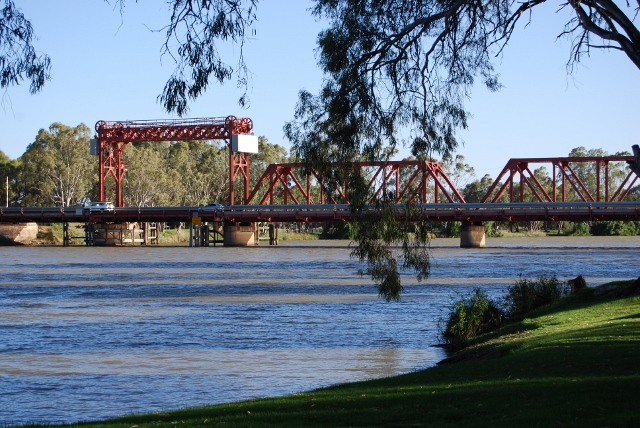 Thomas Family Road Trip: The Murray River - Renmark (30/11/12 - 2/12/11)
