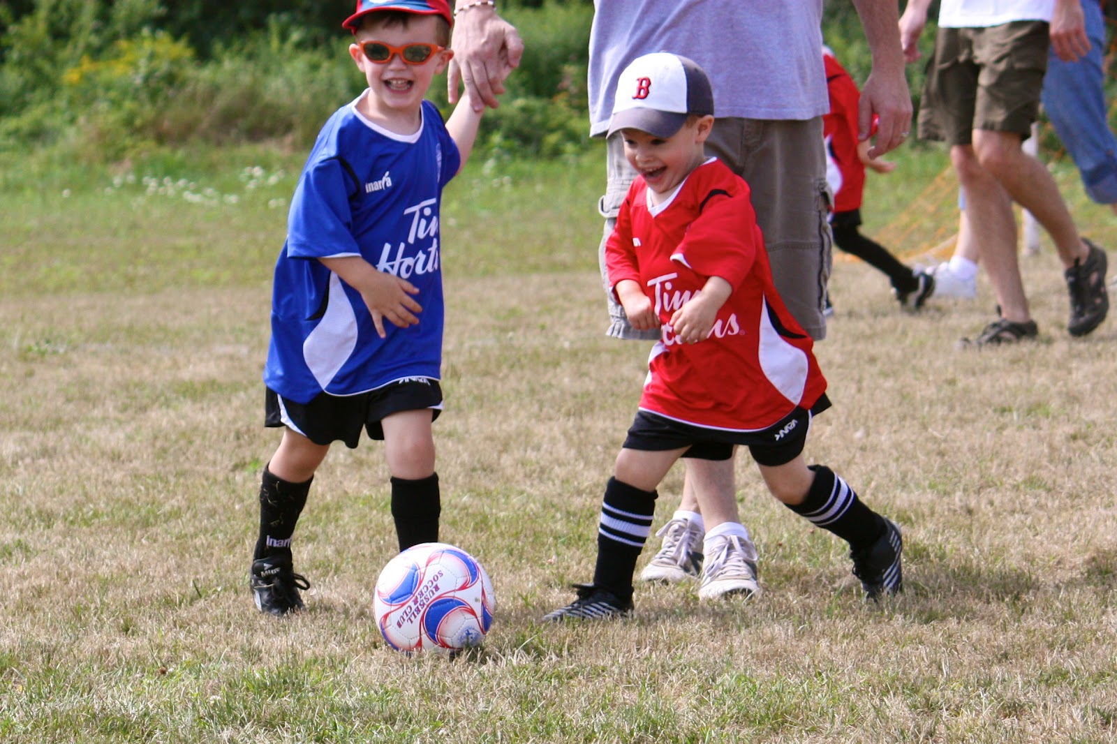 FROM THE DESK OF SARA: Russell Soccer: Timbits final kick of the season!