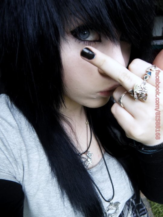 Idolatrada por ser exclusiva...odiada por ser distinta.: como ser emo