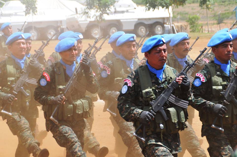 FOTOARMAS.COM: Fusil IMI Galil. (Ejercito Peruano en MINUSTAH)