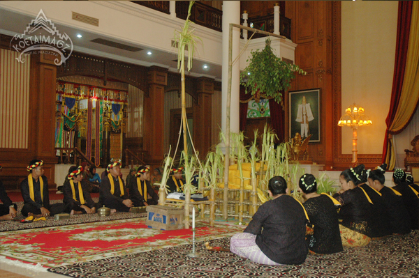 Koetaiart Magz: Istilah Upacara Adat Erau Kesultanan Kutai Kertanegara