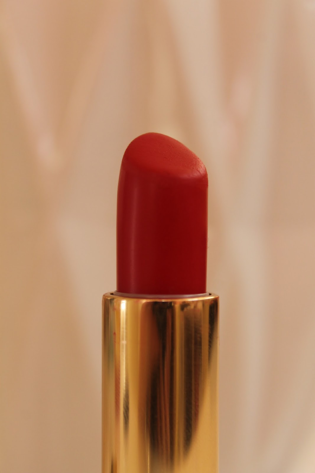 Rouge à lèvre Yves Sain Laurent - Paillettes et rose poudré