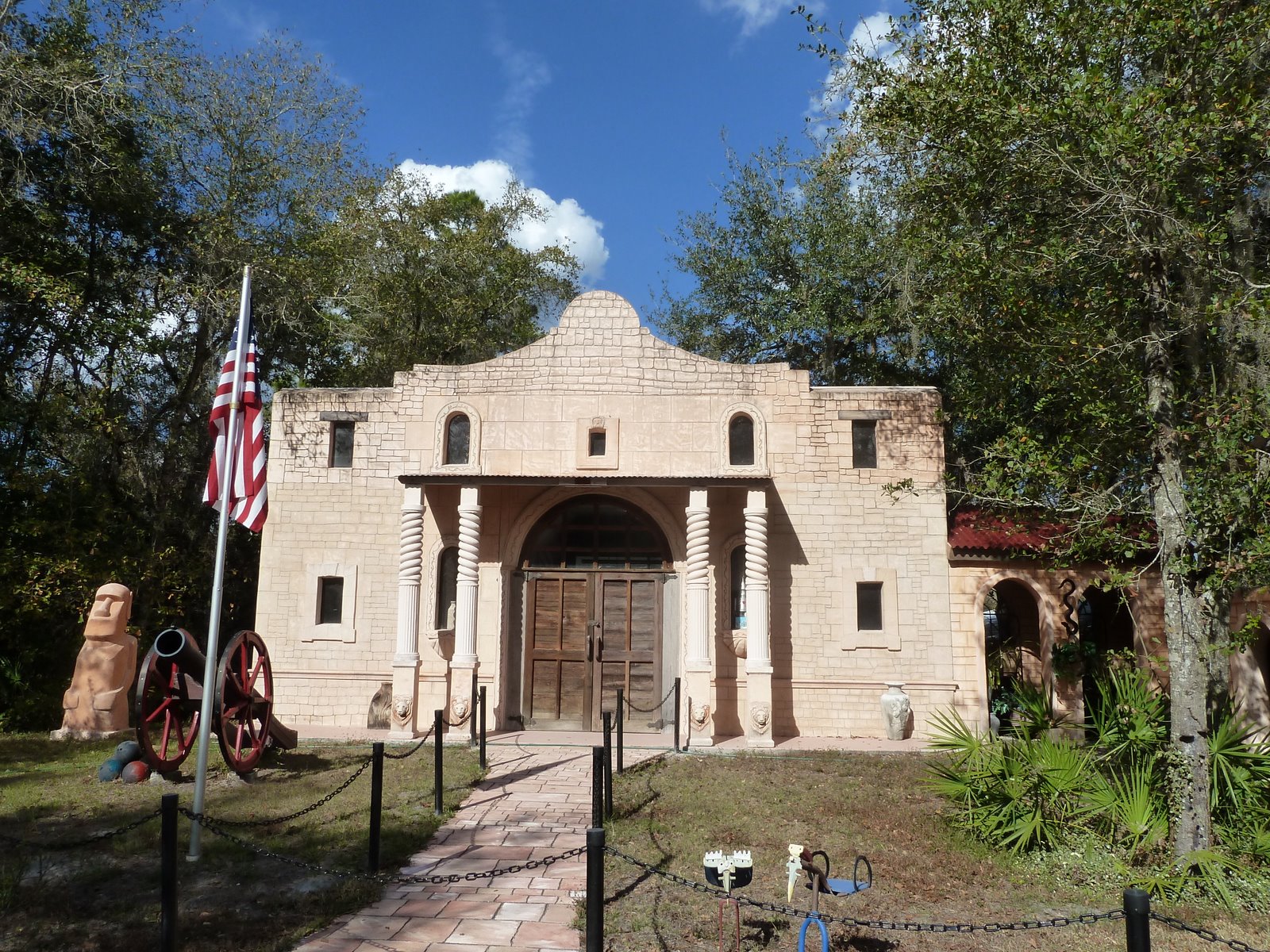 Solomon's Castle, Ona, FL