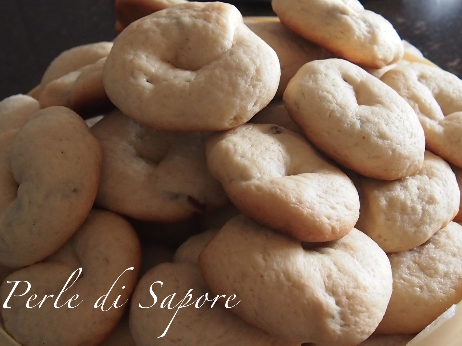 Perle di Sapore: Biscotti al vino e Ciambelline al cacao