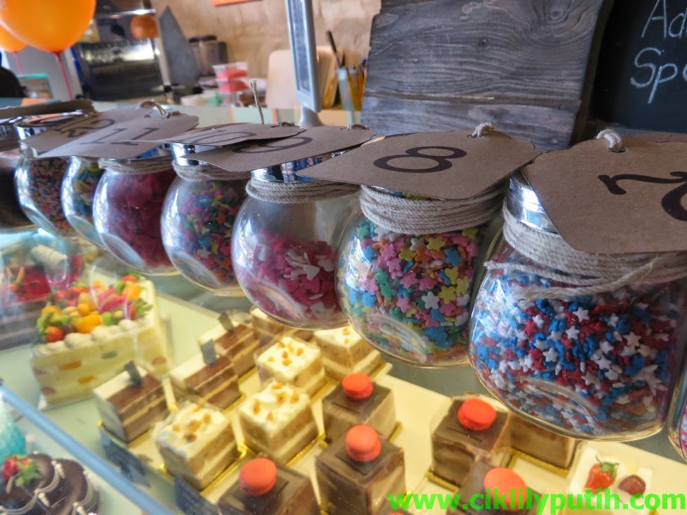 CikLilyPutih The Lifestyle Blogger: Mari D.I.Y Deco Kek Di Cake Sense, TTDI