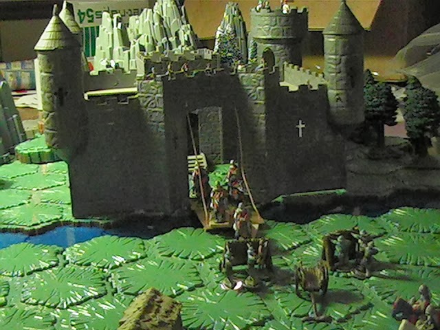 Wargame Hermit: Solo Wargaming: Fun with Airfix Castle and Peter Laing ...