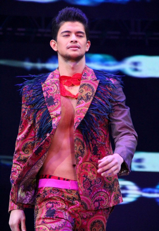 Hot Pinoy: Bench Universe 2012: Rayver Cruz