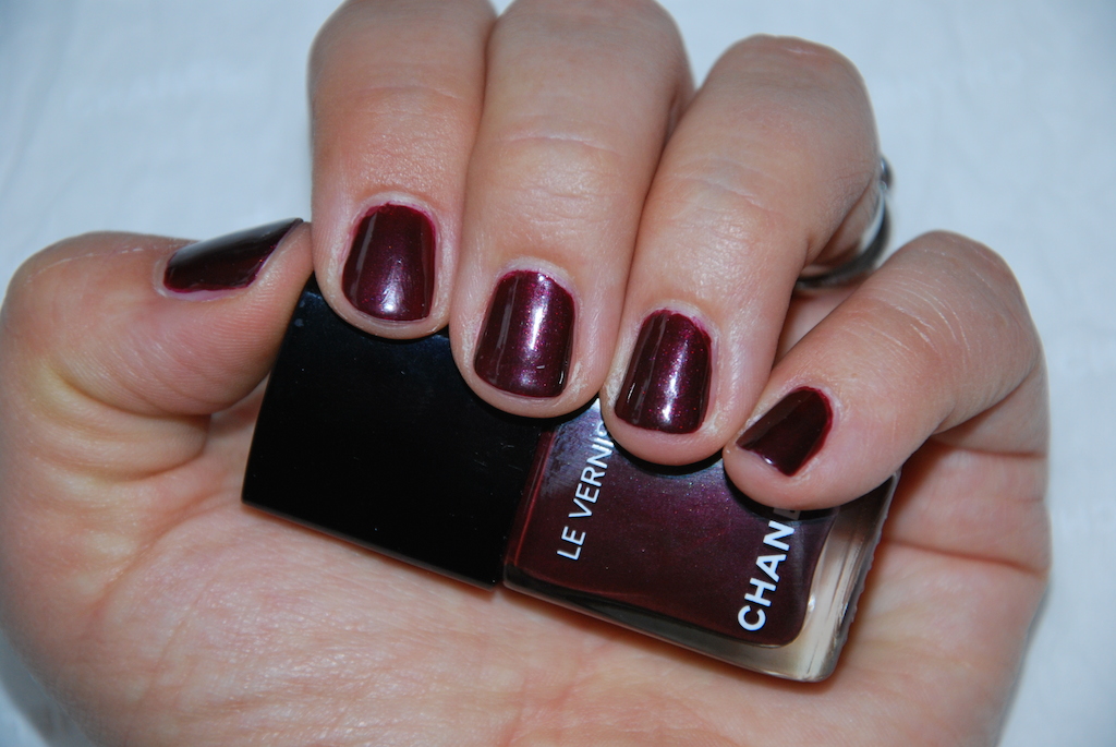 Schöne Nagellacke: Chanel Vamp 18 (Le Vernis Longue Tenue)