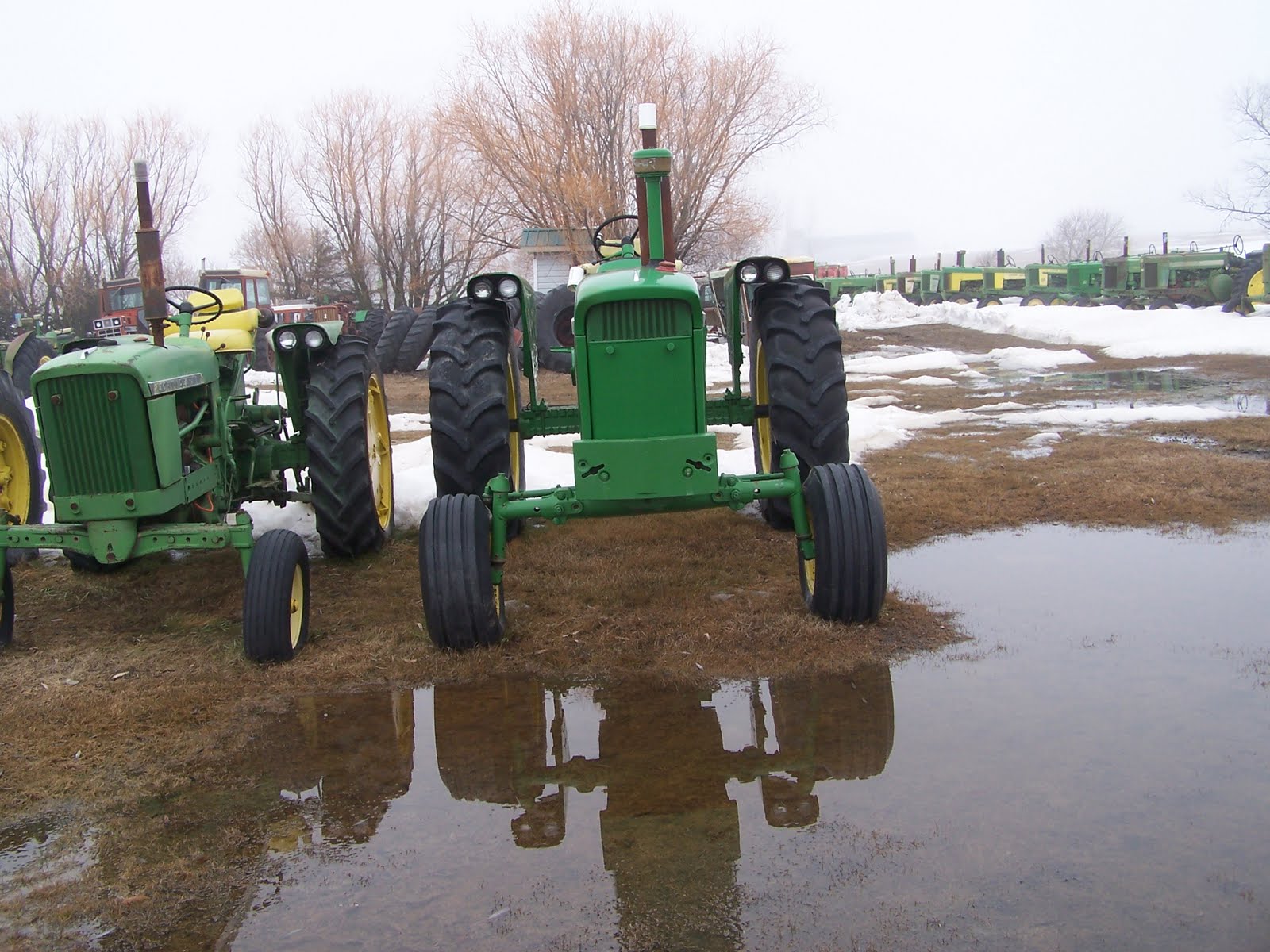 DIFFERENT COLOURED JUNK: John Deere 4020 gas