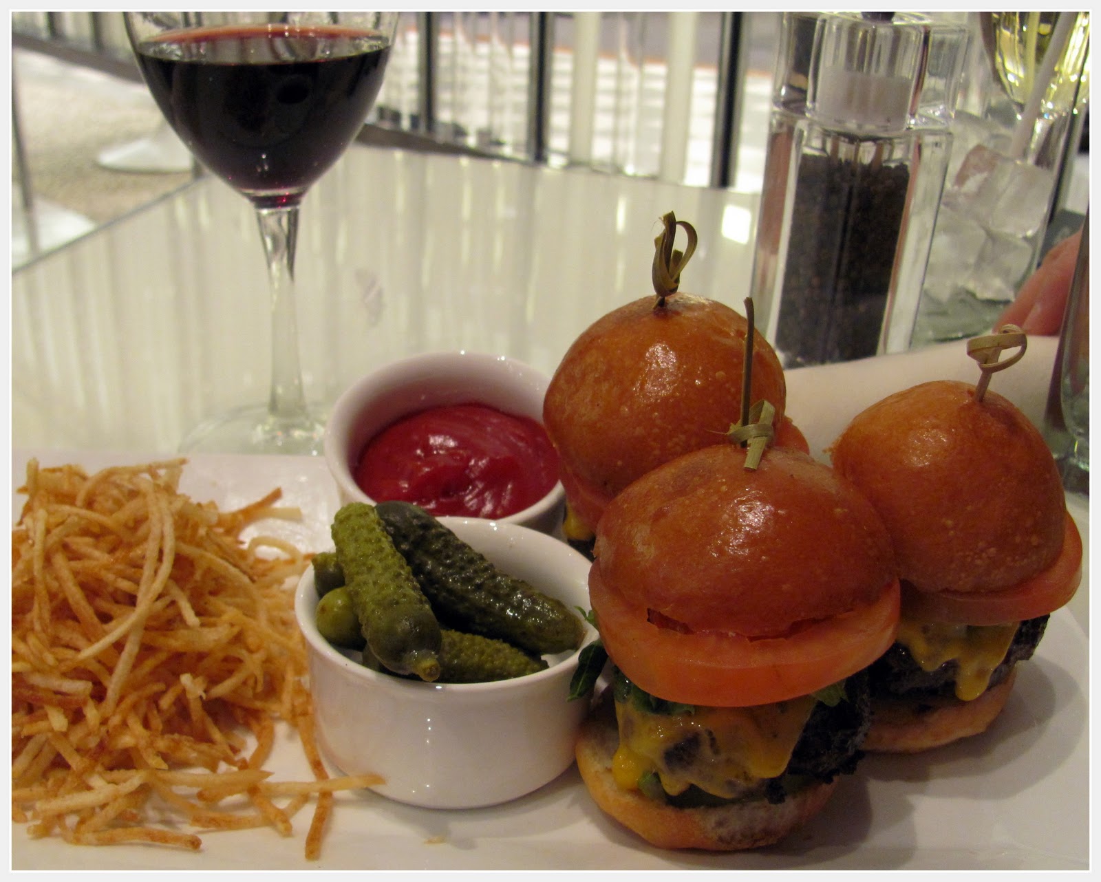 A Tranquil Townhouse: postcards from new york...