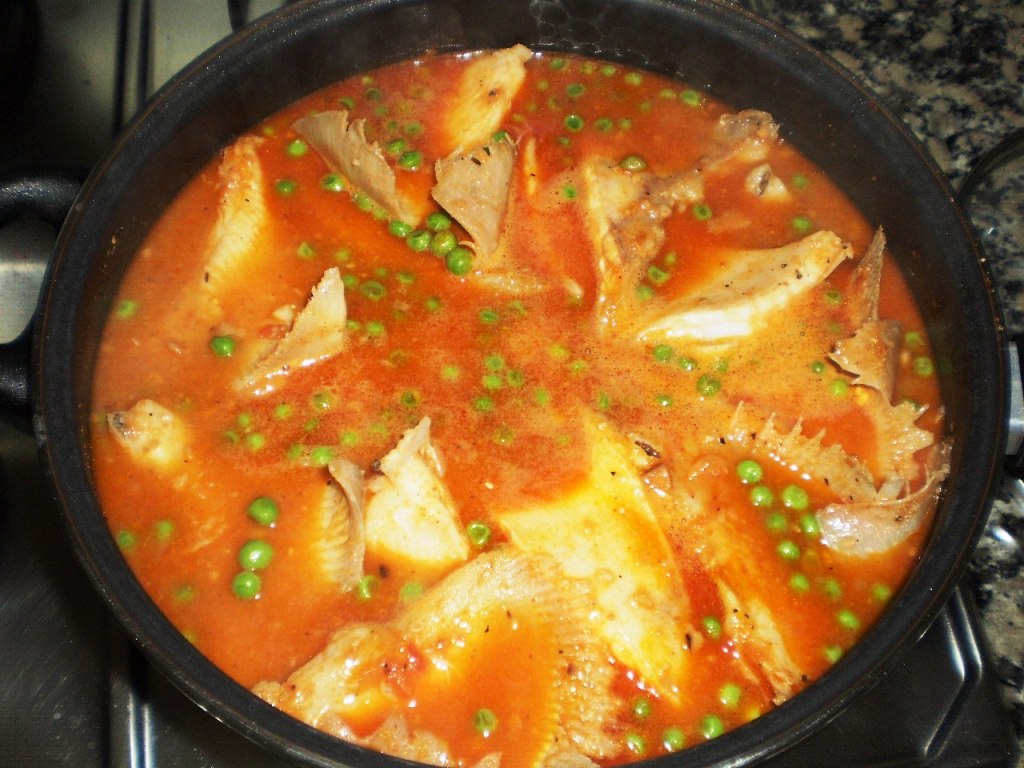 COCINA SIN TONTERIAS: Raya en salsa de picada