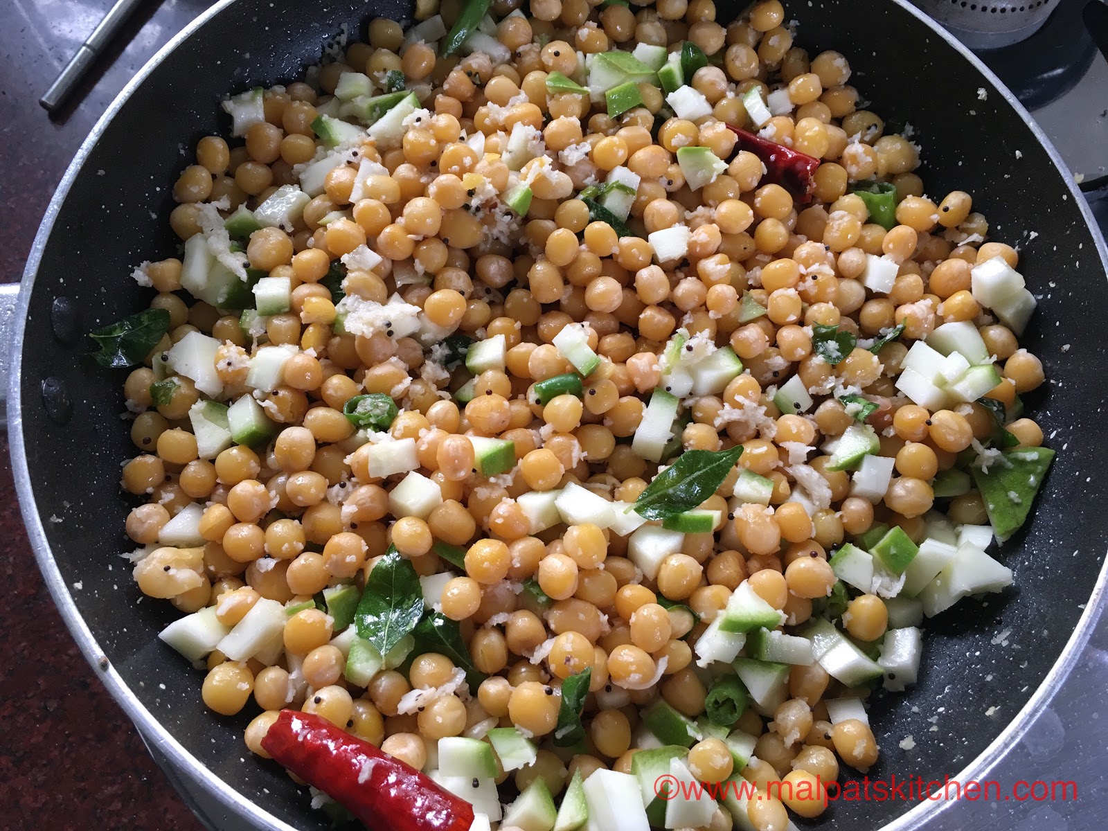 THENGAI-MANGAI-PATTANI SUNDAL, how to make dry peas sundal with coconut ...