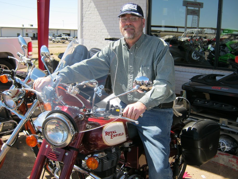 A Royal Enfield Bulleteer in Spain: Windscreens for the Bullet