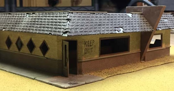 Irishserb's Miniatures Adventure: 28mm Post-Apoc Diner and Billboard Update