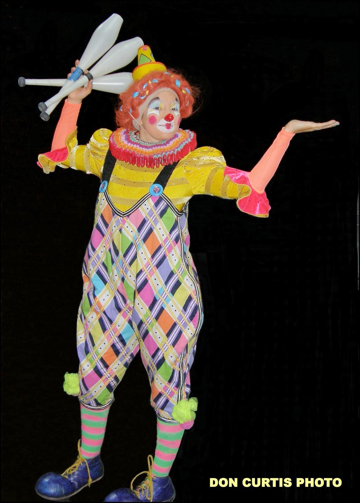 CIRCUS PERSONALITY PHOTOS: Comedy Juggling