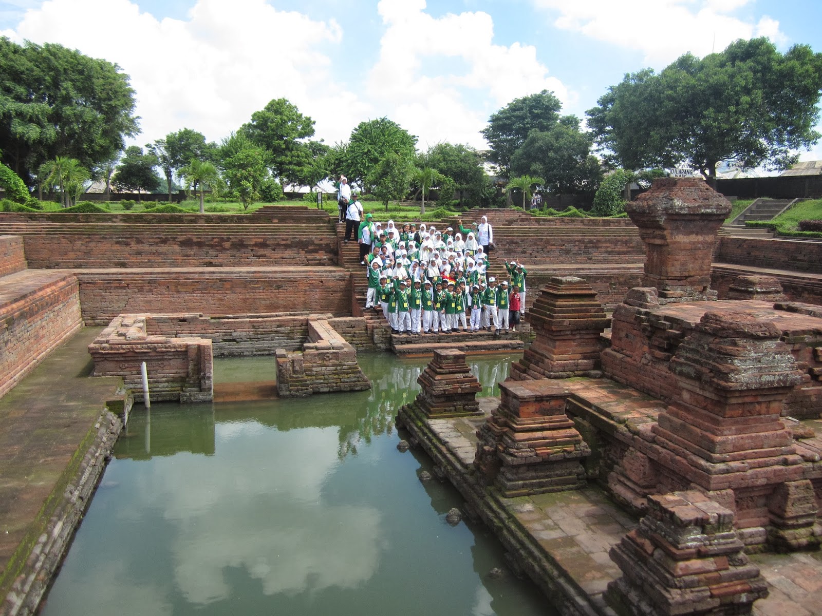 Studi Wisata Museum Majapahit dan Candi Tikus - MIN 1 Gresik