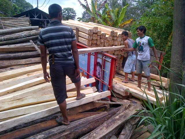 Jual Kayu: Kayu Bekisting, Kaso, Balok, Papan dan Reng