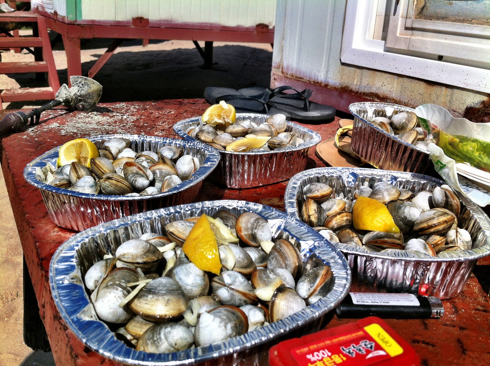 Knifing Forking Spooning: Clam Bake on Muuido