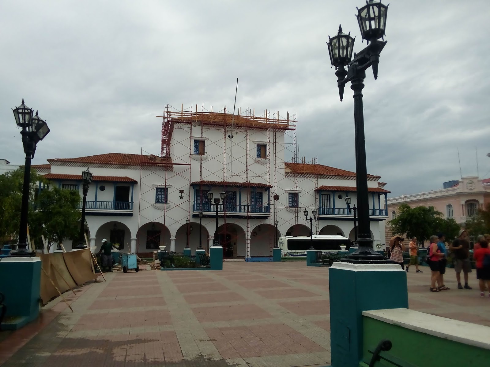 SANTIAGO DE CUBA FUSIÓN DE SIERRA Y MAR : Parque Céspedes en el corazón ...