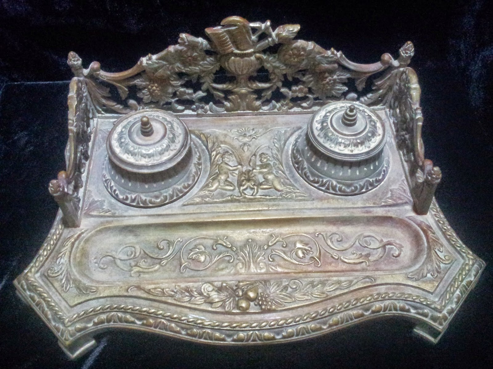 silvium antiques: Antique Desktop Inkwell