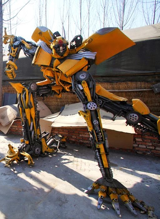 World Of Technology: Chinese Man Builds Giant Transformers Replicas (9 ...