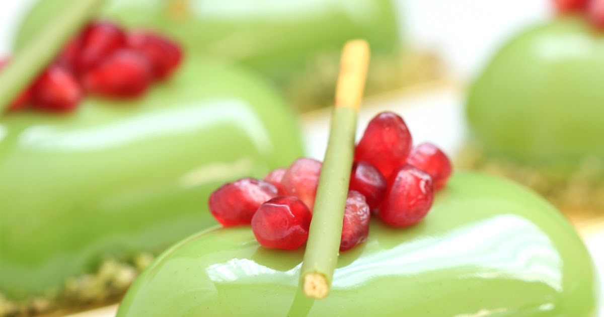 Matcha-pomegranate mini entremet
