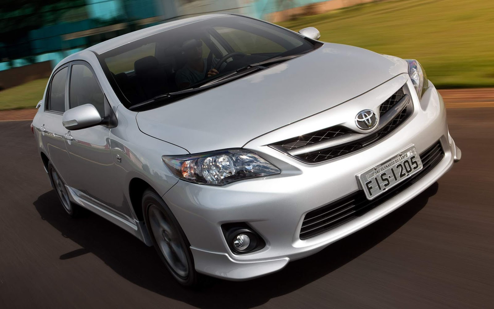 Toyota Corolla XRS 2013: fotos, consumo, desempenho