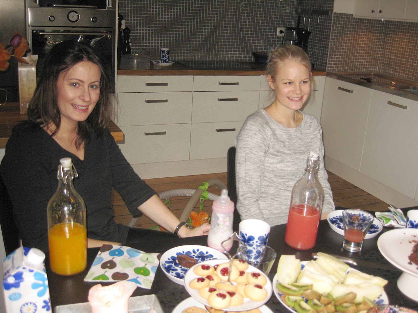 fröken wesström: Mamma-bebis fika