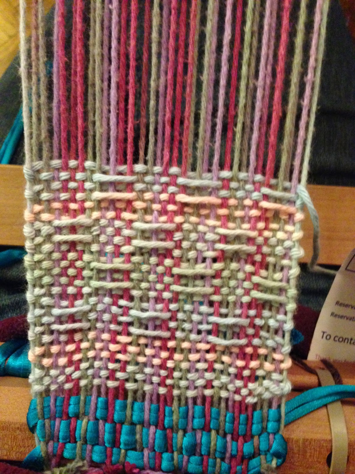 The Hilltop Fibreworker: My loom can do 4 shaft patterns, too