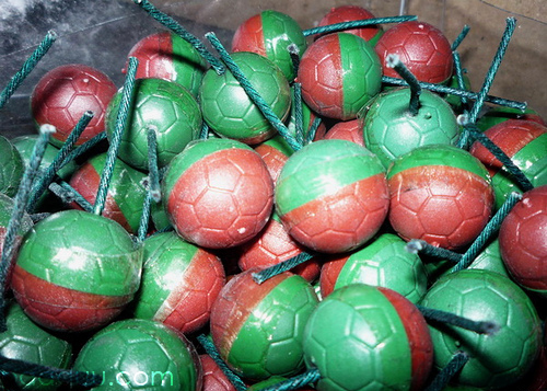 SELAMAT DATANG: MERCUN BOLA, HILANG 3 JARI