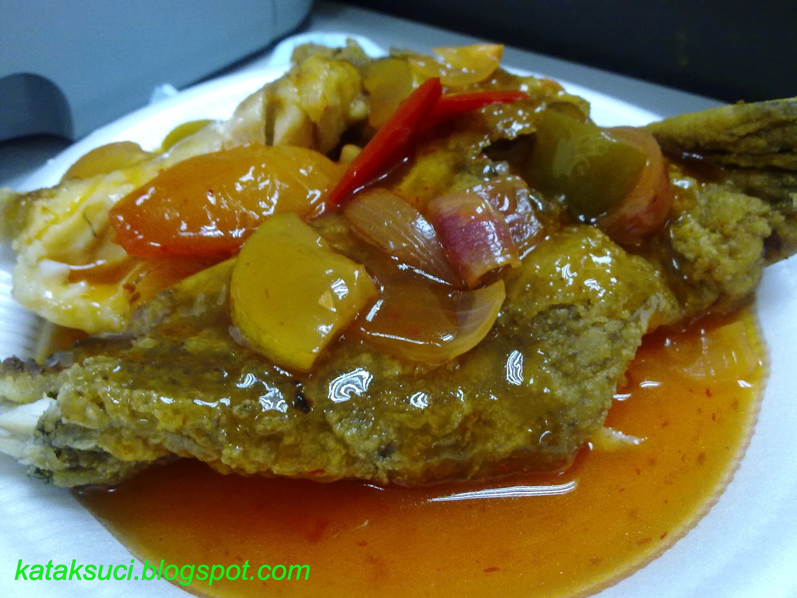 Katak Pisang: kerapu sweet sour and butter prawn