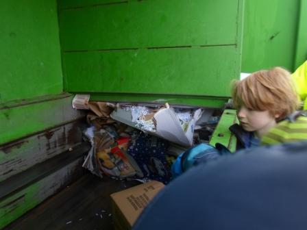 Naar het containerpark | Leefschool Dagpauwoog