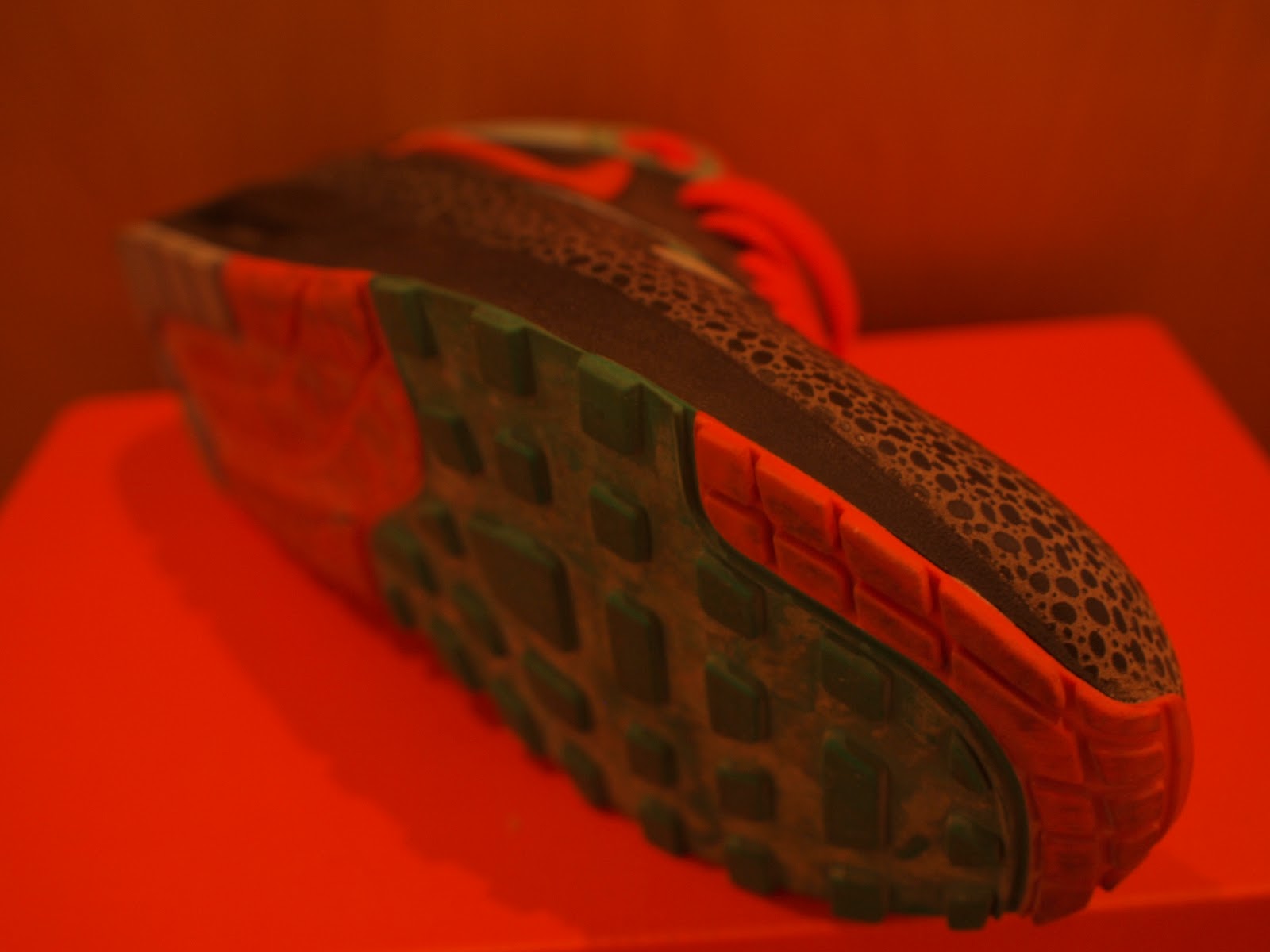 Nikeバカ一代(JUST WRITE IT): AIR MAX 1 SUPREME（TECH PACK）