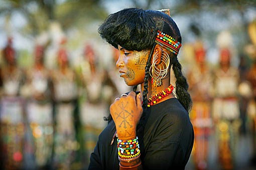 Ateneas: EL UNIVERSO FEMENINO ENTRE LOS WODAABE. El lado oscuro de la ...
