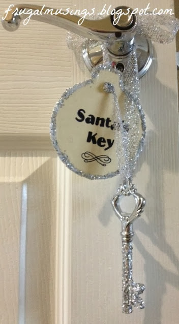 My Frugal Musings: DIY Santa's Key Christmas Decoration
