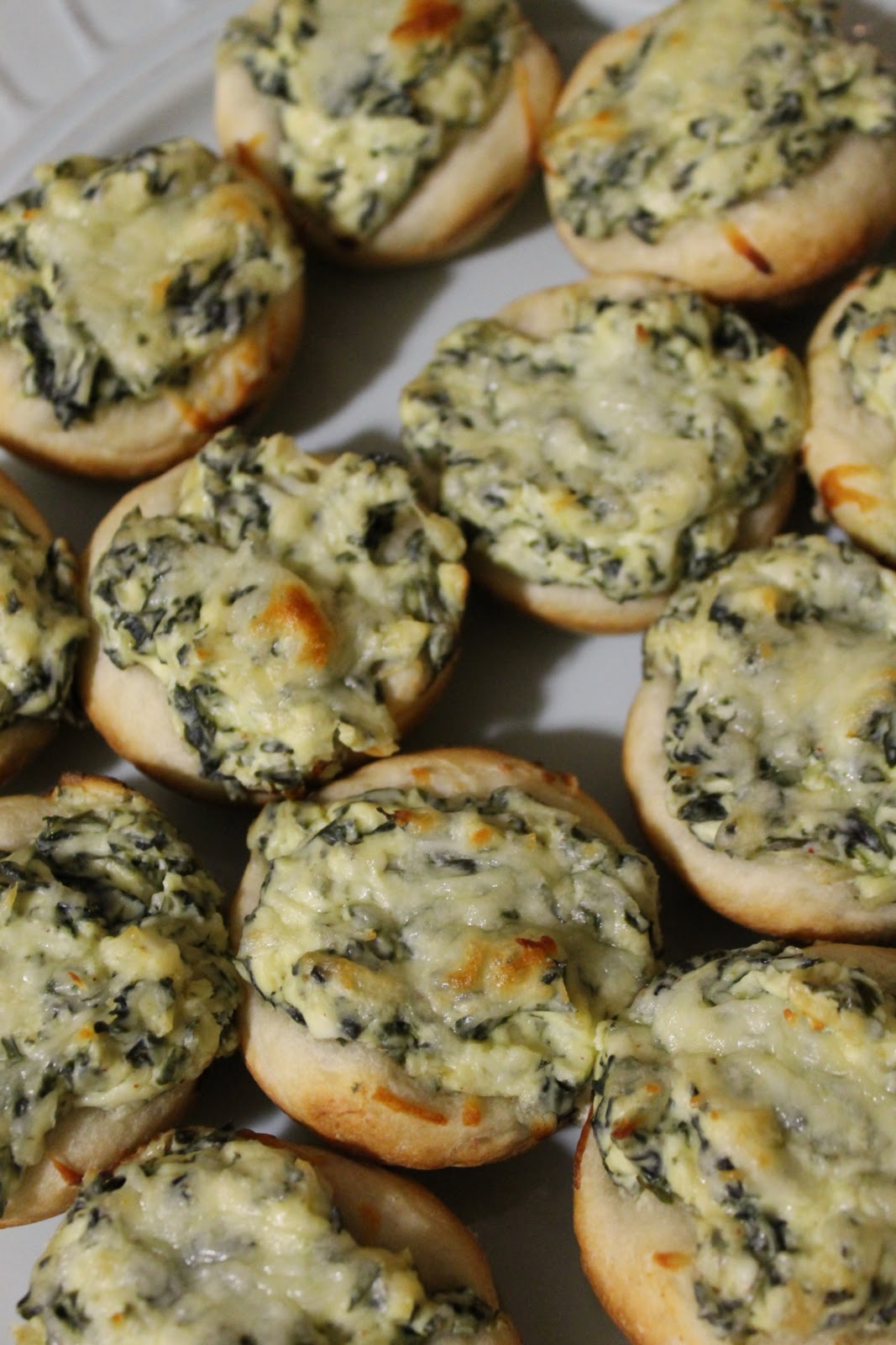 PinsterSisters: Baked Spinach Dip Cups in Mini Breadbowls