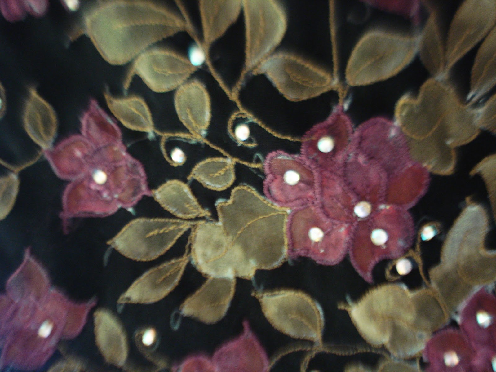 Hijab Boutique: TUDUNG BAWAL SULAM BATIK