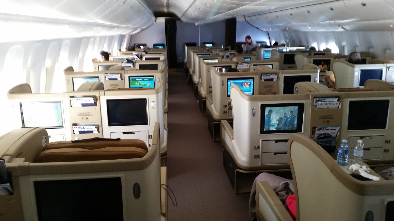 Singapore Airlines First Class on the Boeing 777-300 : SQ238 Melbourne ...