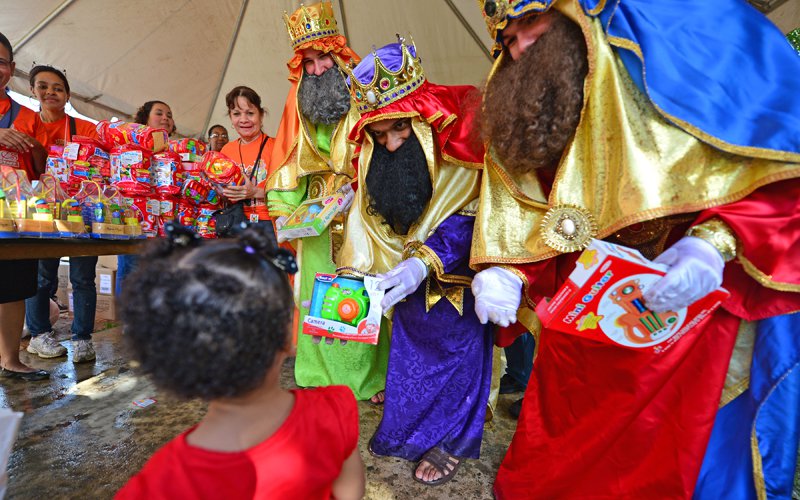 Columna del Padre Tomás: IDENTIDAD DE UN PUEBLO: LA FIESTA DE REYES EN ...