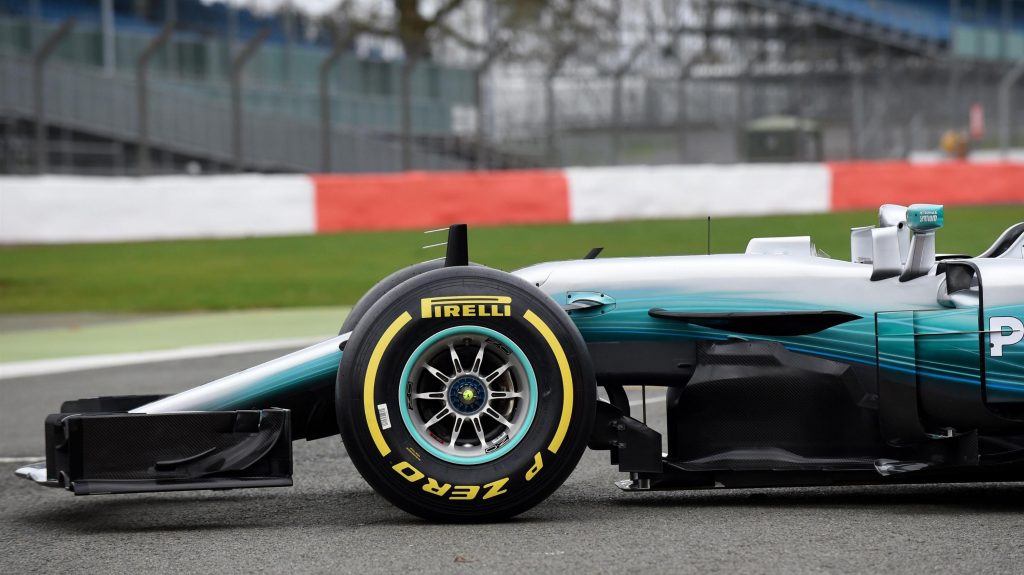 Novo Mercedes F-1 W08 2017 de Hamilton e Bottas - fotos
