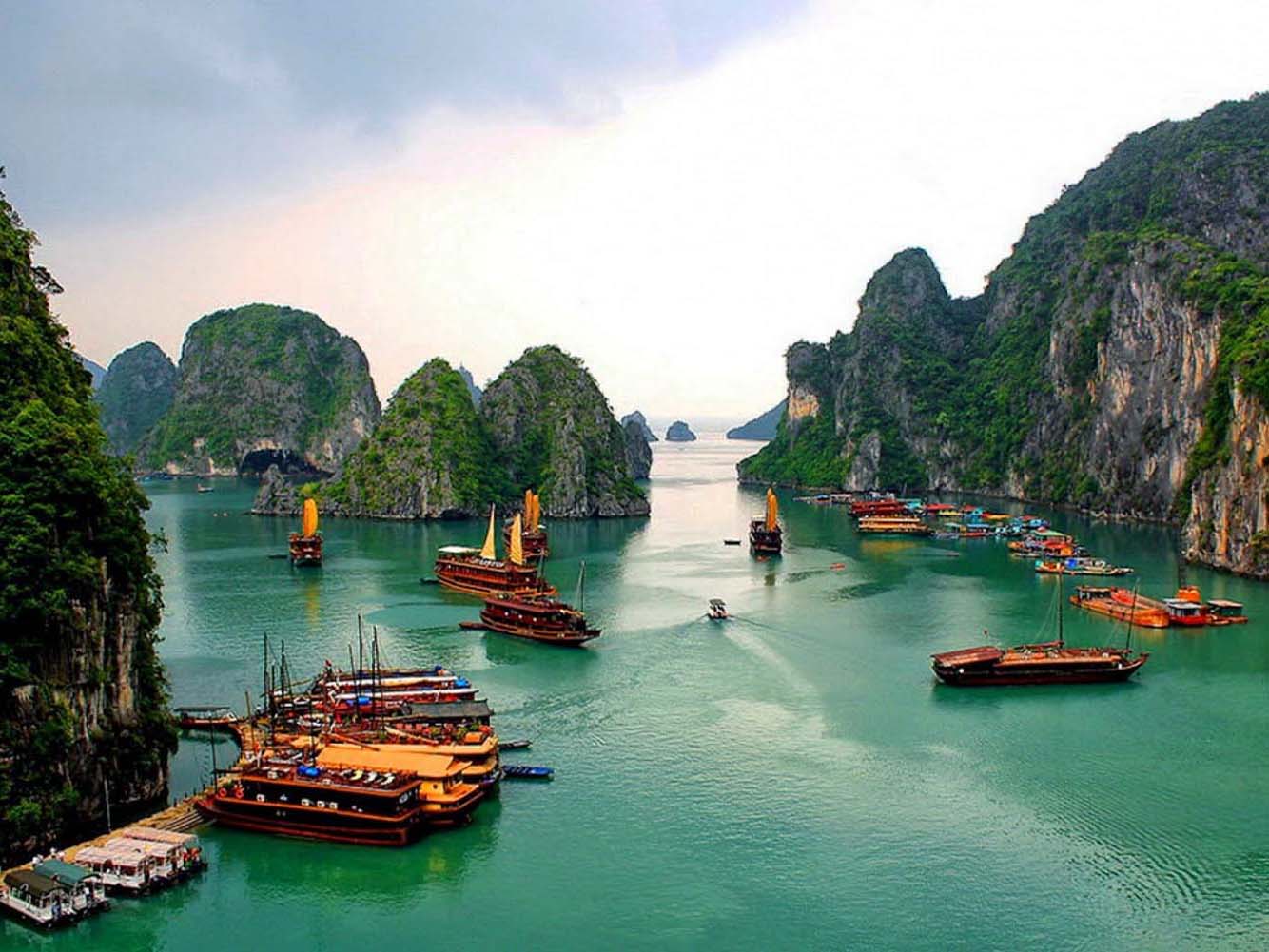 Khám phá Du lịch Vịnh Hạ Long cùng Vietmytravel